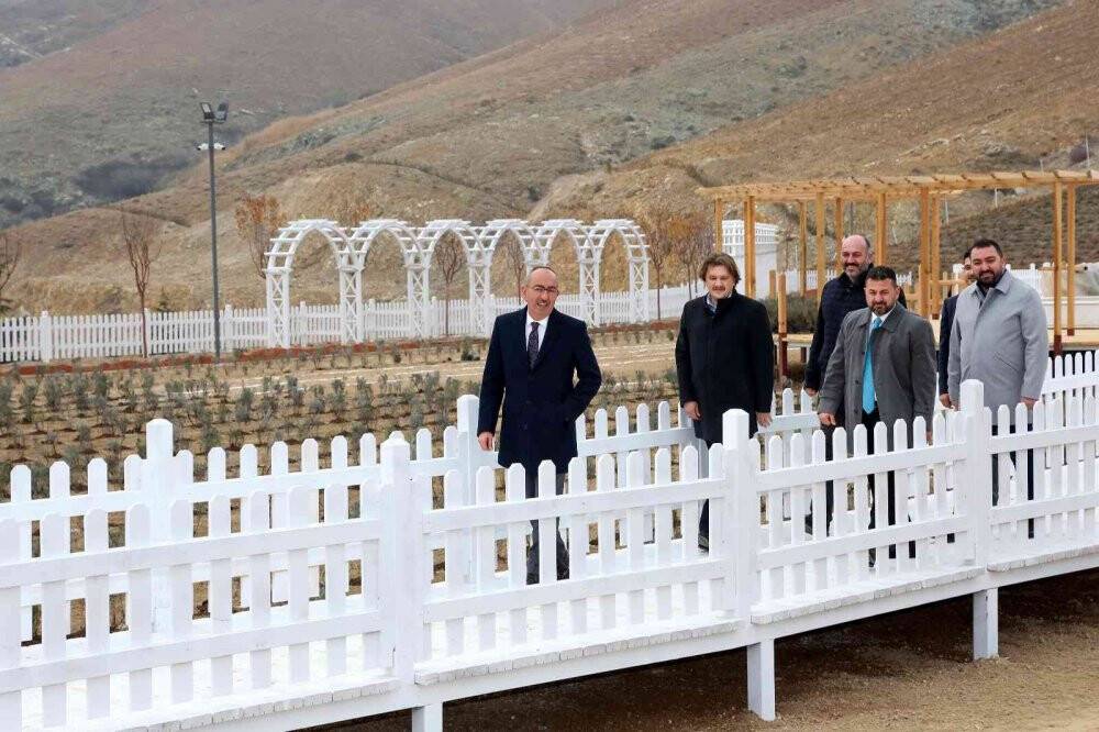 Meram Belediyesi Dere Mahallesinde lavanta bahçesi kurdu